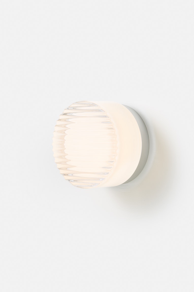 Crisp Sconce